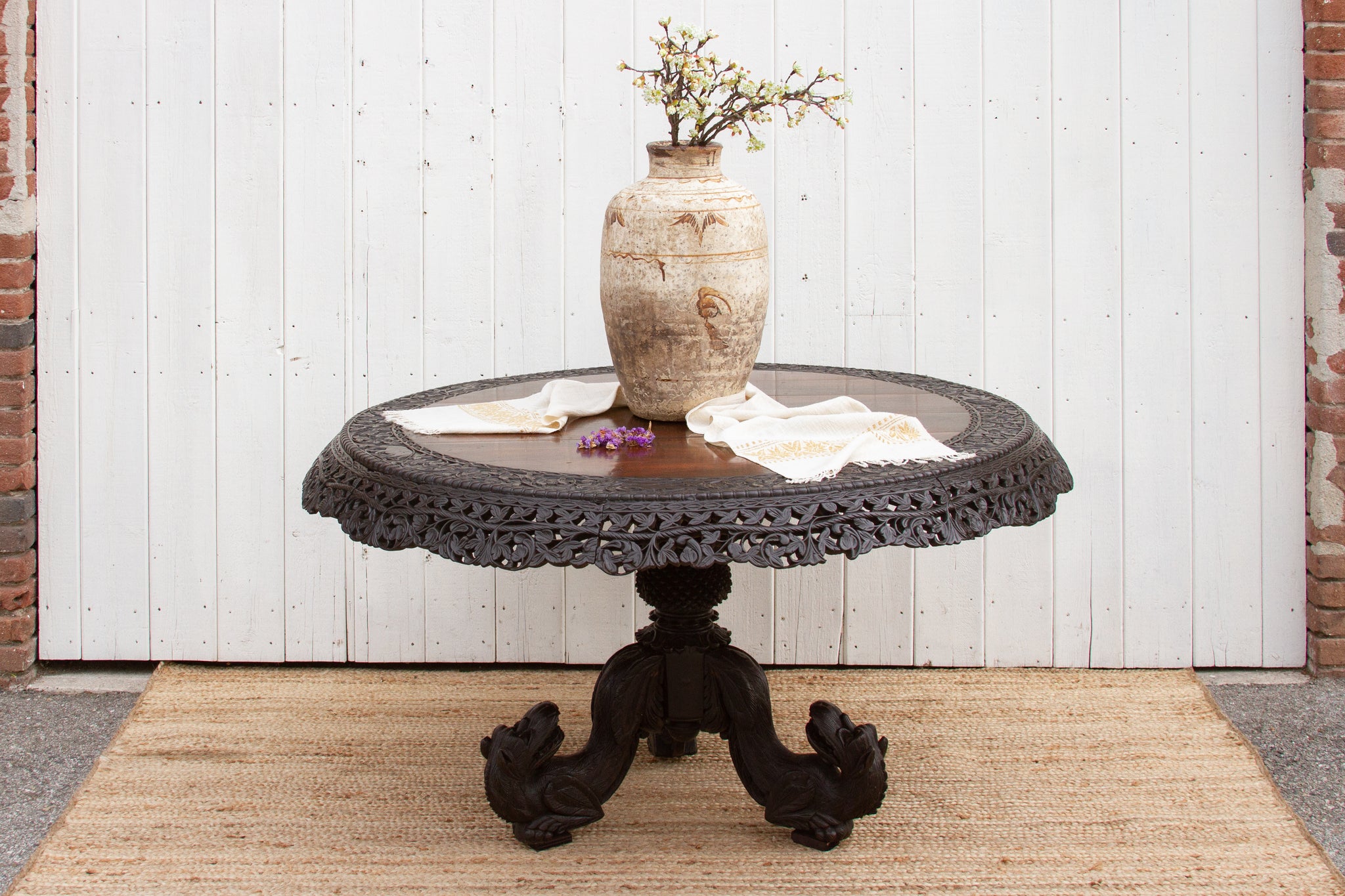 Exceptional Anglo Indian Round Table