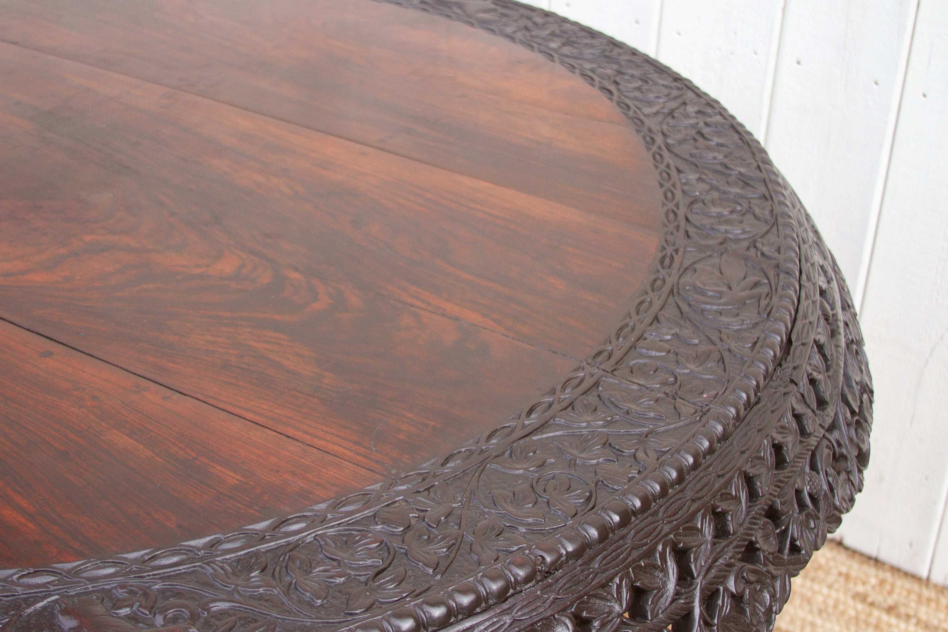 Exceptional Anglo Indian Round Table
