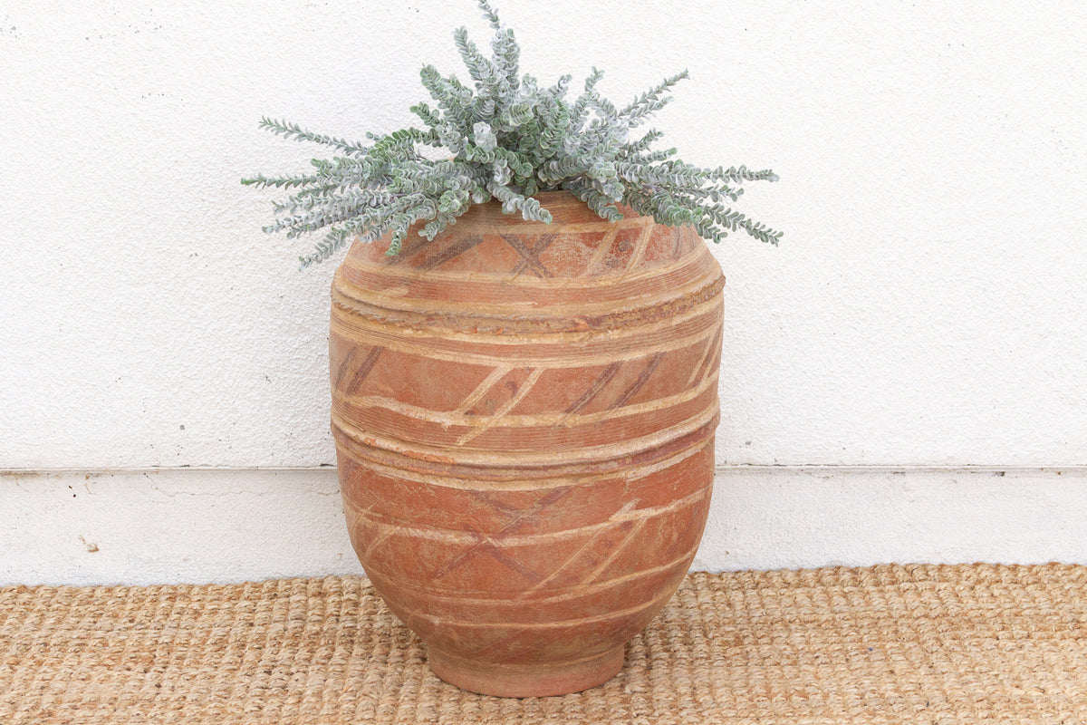 Antique Mossi Pot with Geometric Design– DE-COR | Globally Inspired